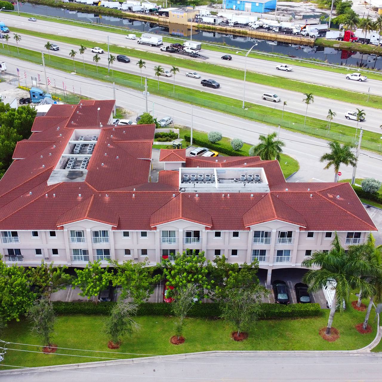 Triangle Suites – Biltmore